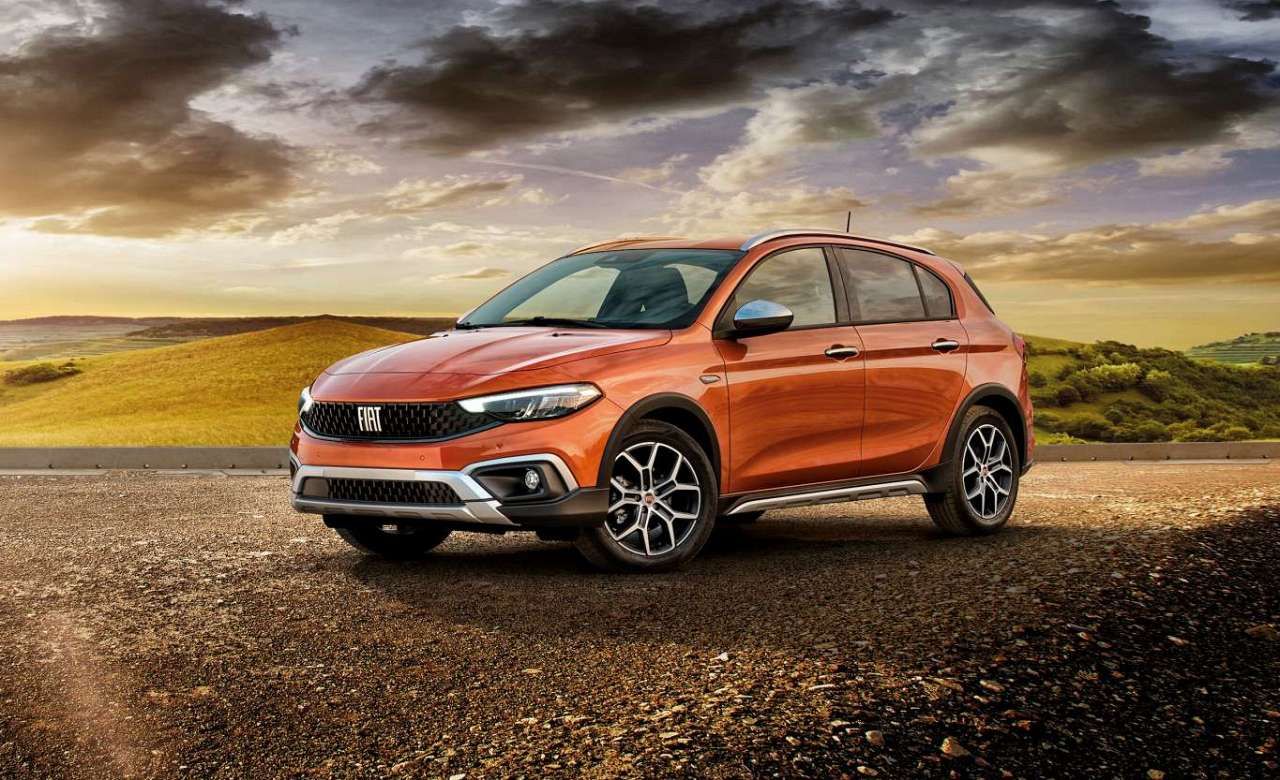 Stilvolle Fiat Tipo Cross Bilder