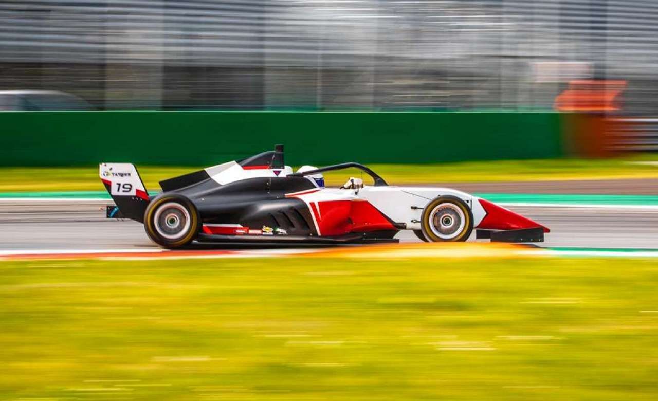 ABARTH W FORMULE 4 ️ GRUPA GEZET